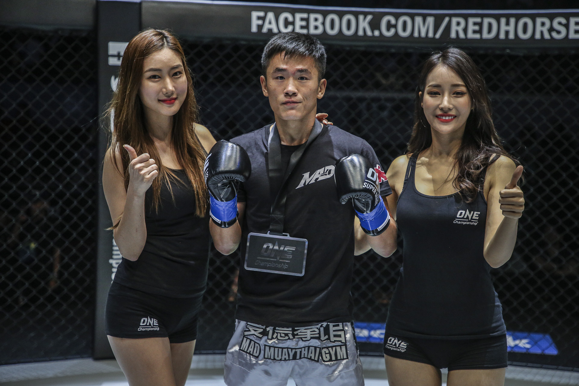 [PHOTOS] Malaysia vs China: Azwan Che Wil, Han Zi Hao fight at ‘ONE ...