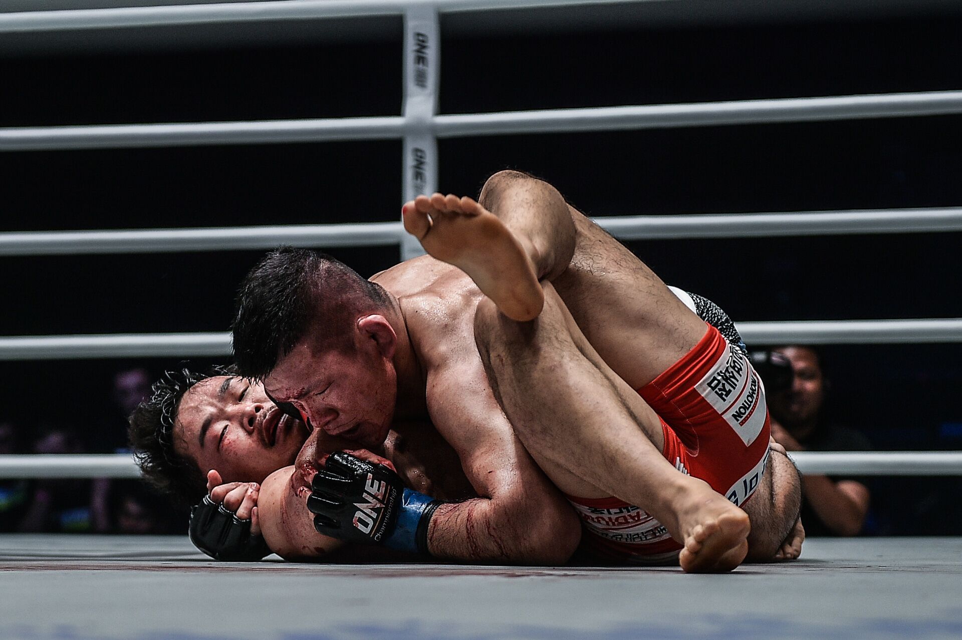 [PHOTOS] South Korea vs Japan: Dae Hwan Kim, Shuya Kamikubo fight at ...