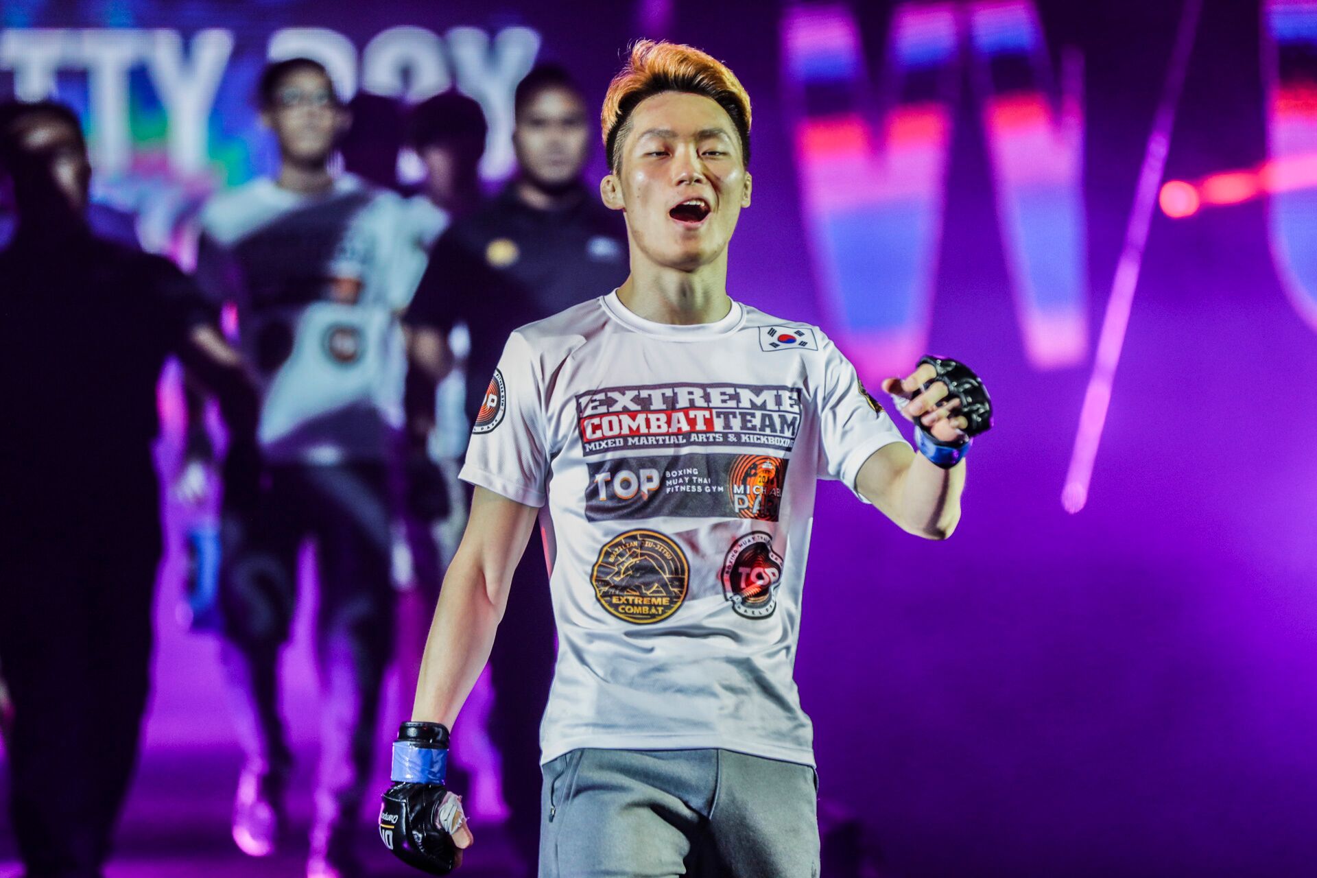[PHOTOS] Japan vs South Korea: Masakazu Imanari, Kwon Won Il fight at ...