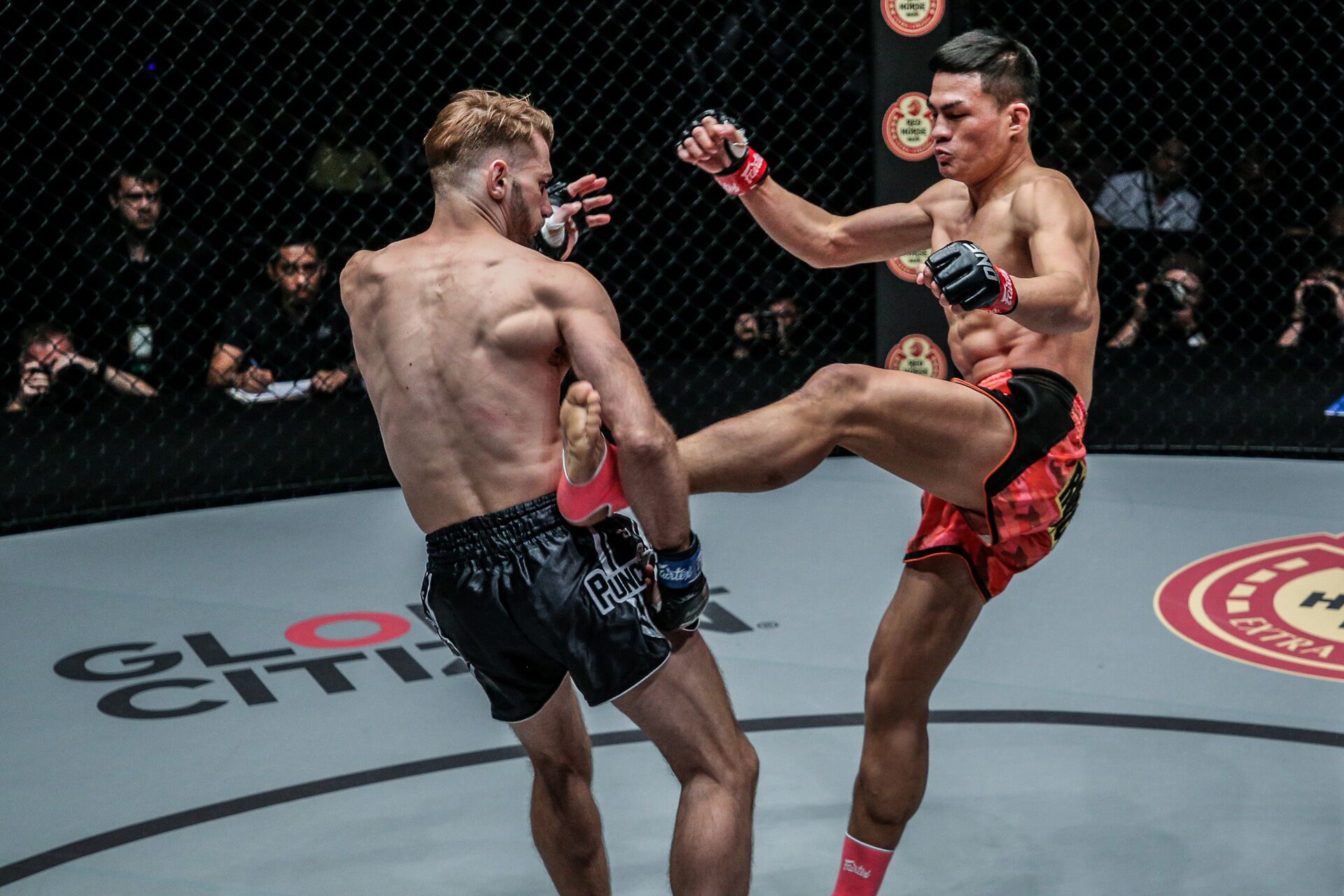 [PHOTOS] Thailand vs Serbia: Saemapetch Fairtex, Ognjen Topic fight at ...