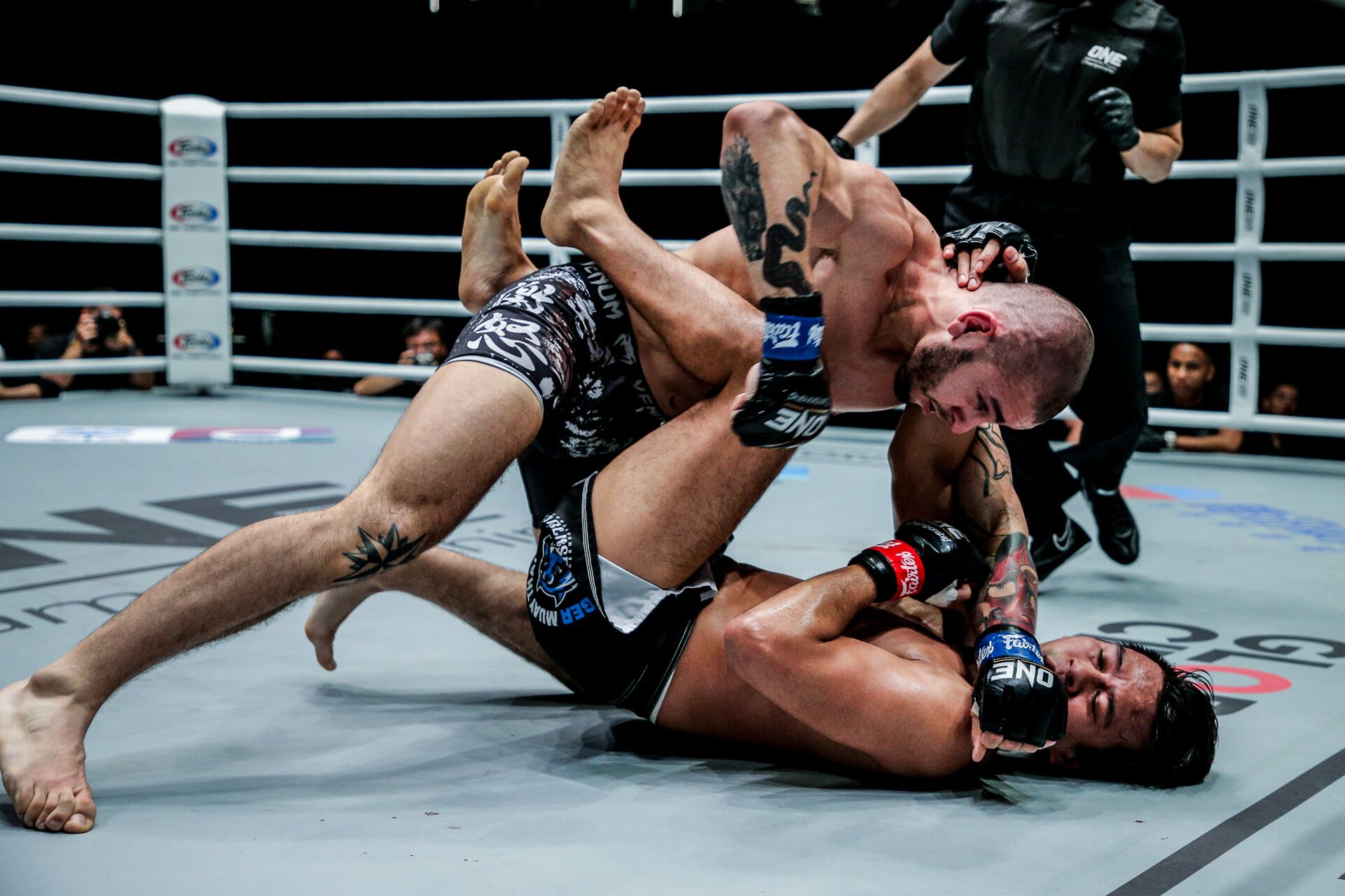 [PHOTOS] Thailand vs Moldova: Shannon Wiratchai, Iuri Lapicus fight at ...
