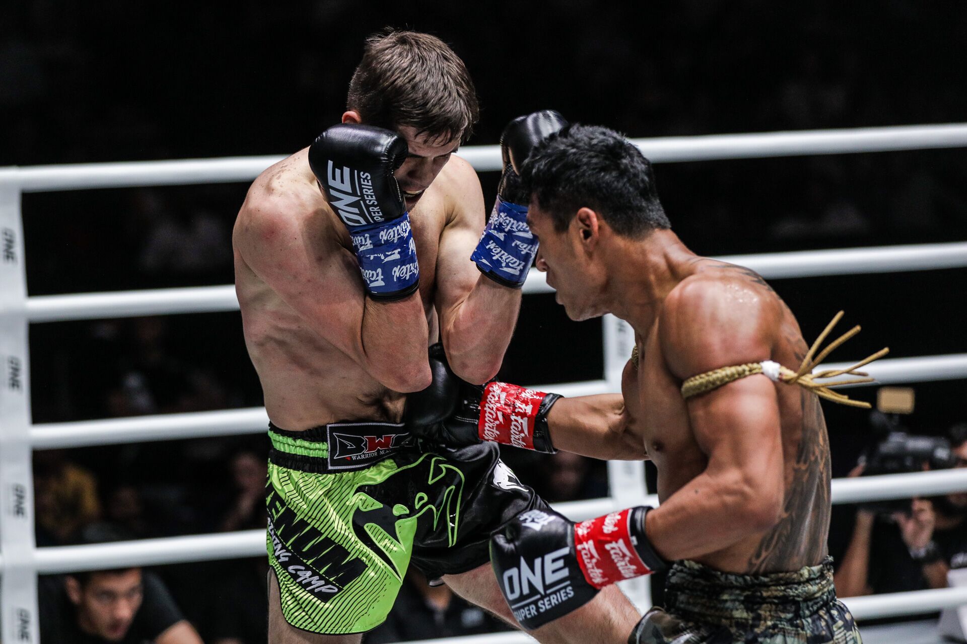 [PHOTOS] Thailand vs Ukraine: Jo Nattawut, Sasha Moisa fight at ‘ONE ...