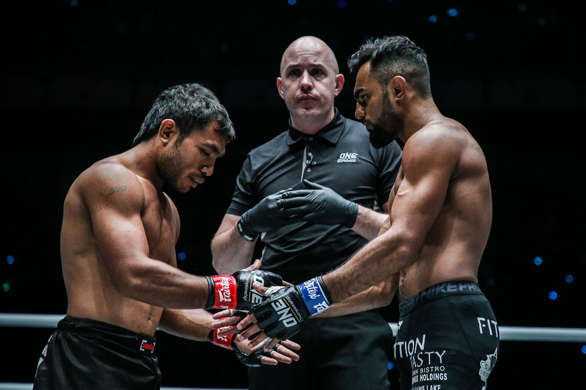 [PHOTOS] Indonesia vs India: Abro Fernandes, Gurdarshan Mangat fight at ...