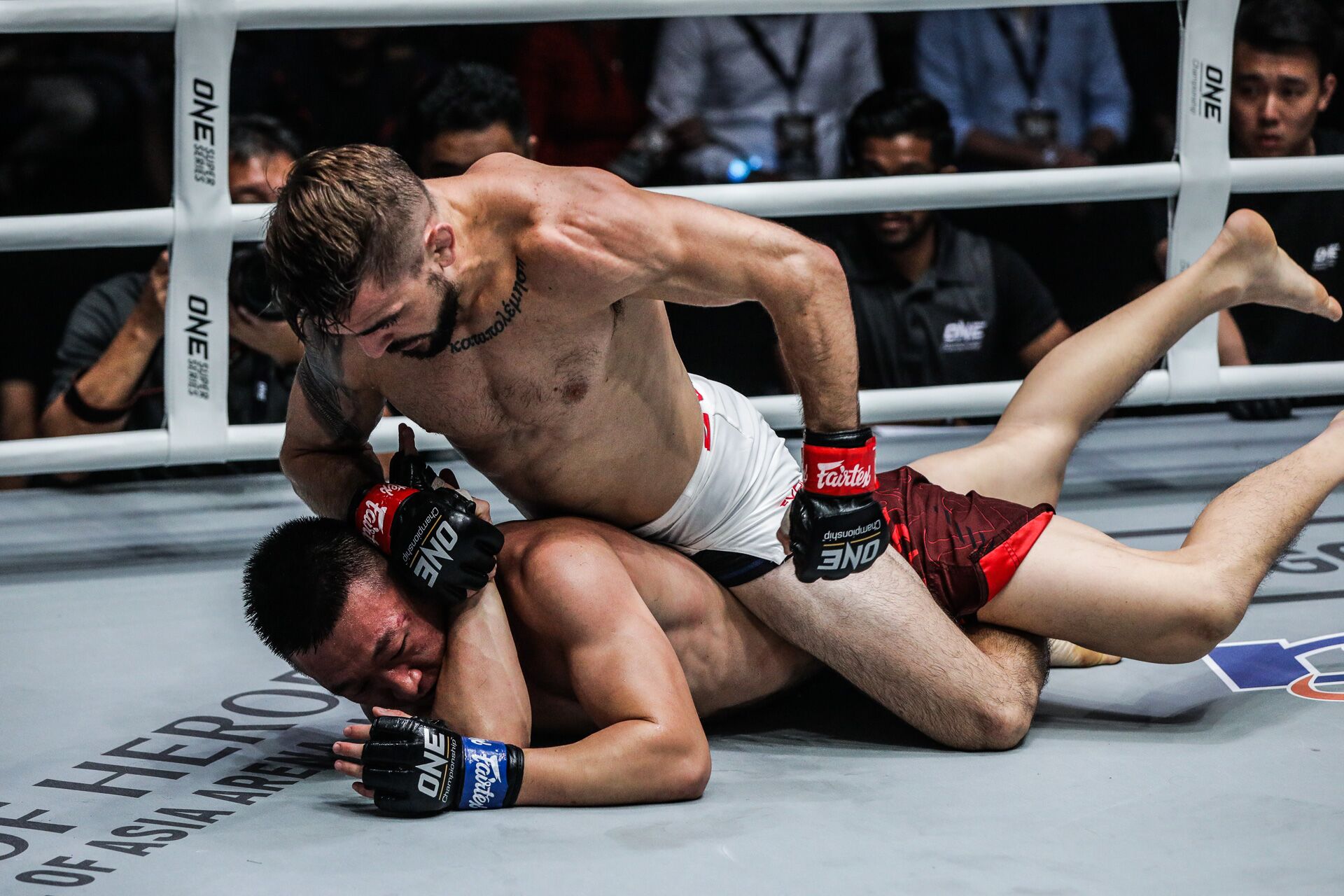 [PHOTOS] USA vs China: Troy Worthen, Chen Rui fight at ‘ONE: Masters of ...