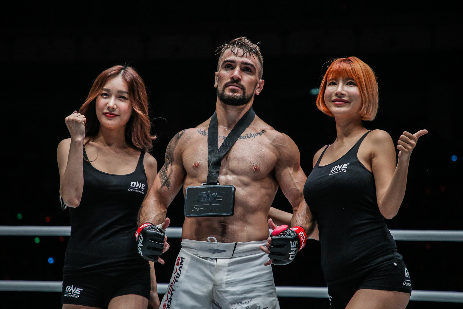 [PHOTOS] USA vs China: Troy Worthen, Chen Rui fight at ‘ONE: Masters of ...