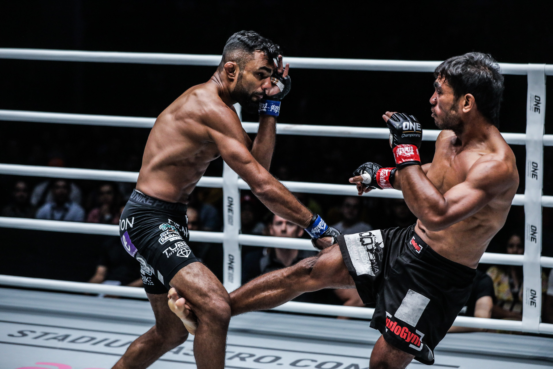 [PHOTOS] Indonesia vs India: Abro Fernandes, Gurdarshan Mangat fight at ...