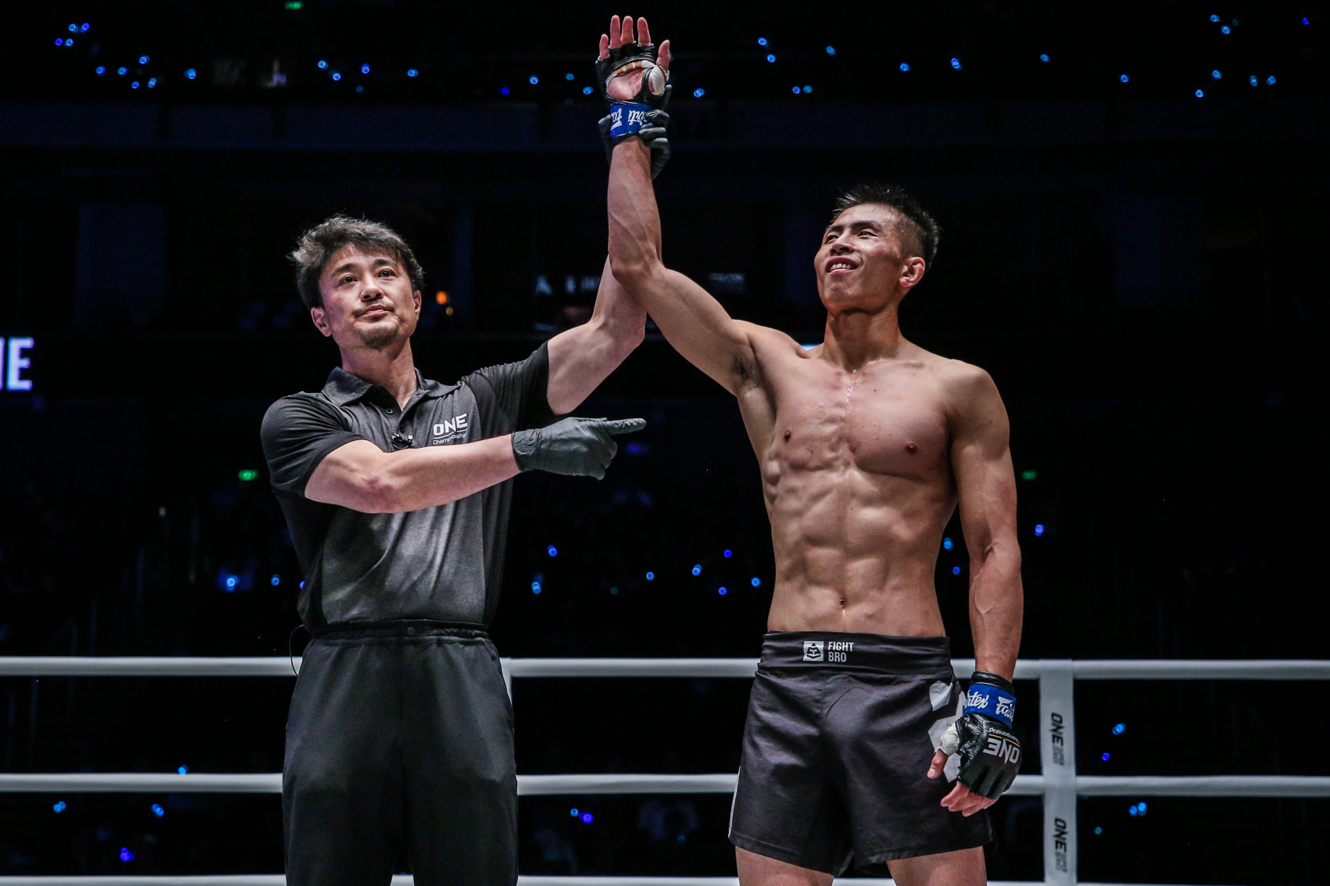 [PHOTOS] Philippines vs China: Edward Kelly, Xie Bin fight at ‘ONE ...