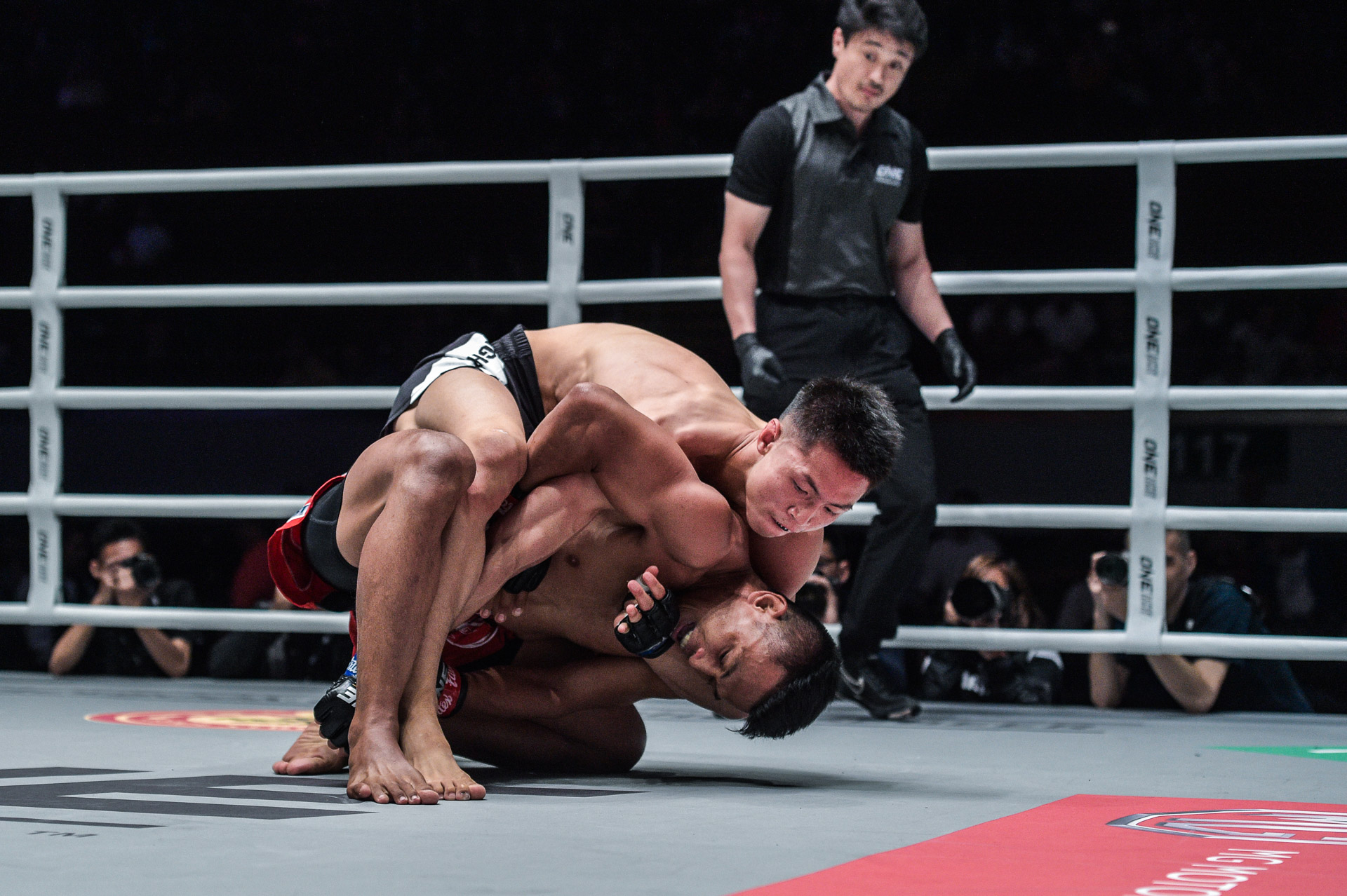 [PHOTOS] Philippines vs China: Edward Kelly, Xie Bin fight at ‘ONE ...